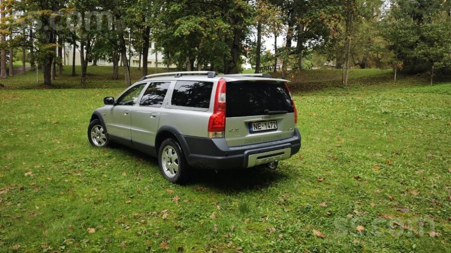 Pelēks Volvo XC70 2006 Valmiera, ar dzinēja tilpumu 2.40 L un nobraukumu 421 tūkst. km par 2400 €, foto 4 vietnē AUTOMOTO.COM.LV