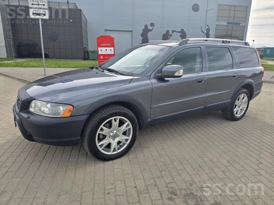 Grey Volvo XC70 2007 in Riga, with an engine capacity of 2.40 L and mileage of 287 thousand km for 13999 €, photo 2 on AUTOMOTO.COM.LV