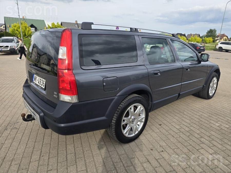 Grey Volvo XC70 2007 in Riga, with an engine capacity of 2.40 L and mileage of 287 thousand km for 13999 €, photo 6 on AUTOMOTO.COM.LV