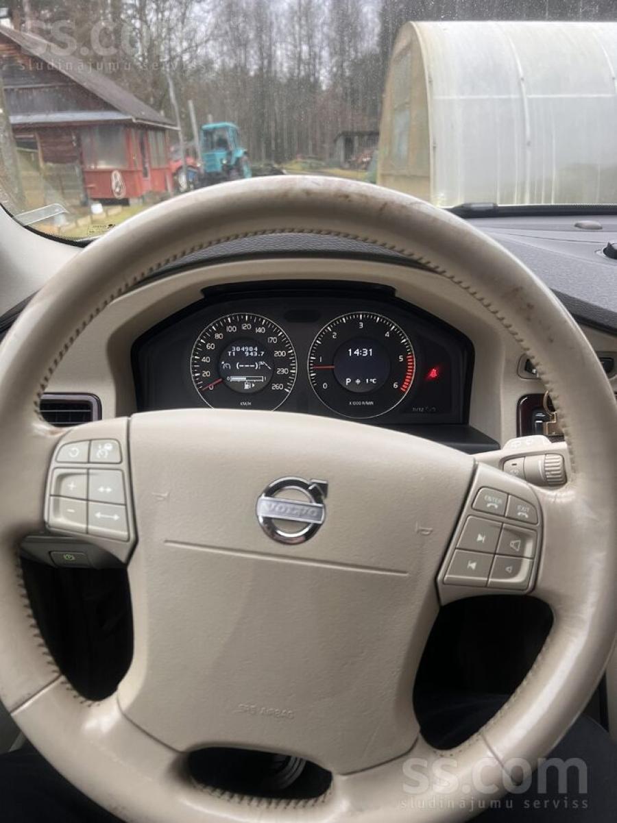 Pelēks Volvo XC70 2007 Daugavpils, ar dzinēja tilpumu 2.40 L un nobraukumu 305 tūkst. km par 4500 €, foto 15 vietnē AUTOMOTO.COM.LV