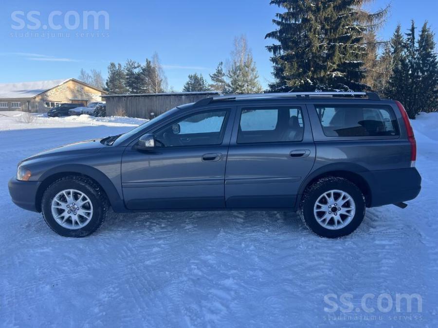 Grey Volvo XC70 2007 in Rezekne, with an engine capacity of 2.40 L and mileage of 350 thousand km for 4150 €, photo 4 on AUTOMOTO.COM.LV