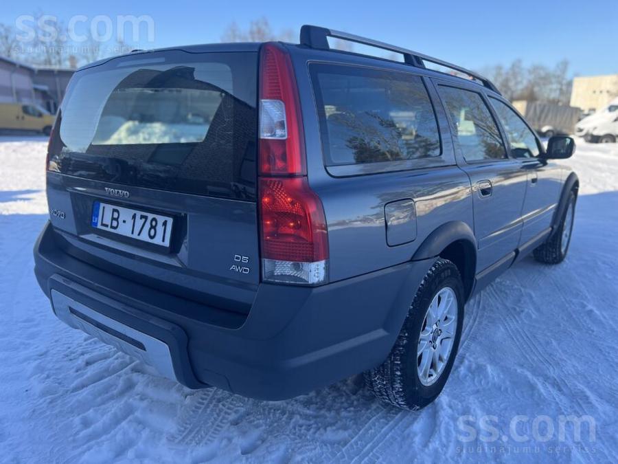 Grey Volvo XC70 2007 in Rezekne, with an engine capacity of 2.40 L and mileage of 350 thousand km for 4150 €, photo 8 on AUTOMOTO.COM.LV
