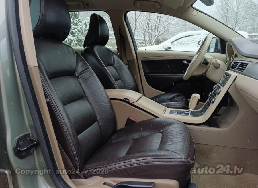 Pelēks Volvo XC70 2007 Tartu, ar dzinēja tilpumu 2.40 L un nobraukumu 293 tūkst. km par 6490 €, foto 12 vietnē AUTOMOTO.COM.LV