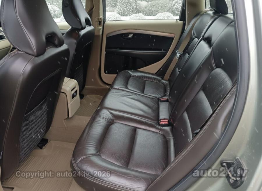 Pelēks Volvo XC70 2007 Tartu, ar dzinēja tilpumu 2.40 L un nobraukumu 293 tūkst. km par 6490 €, foto 13 vietnē AUTOMOTO.COM.LV