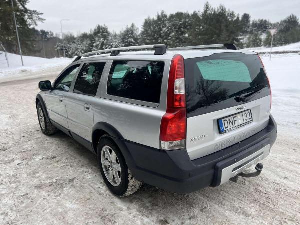 Pelēks Volvo XC70 2007 Viļņa, ar dzinēja tilpumu 2.52 L un nobraukumu 152 tūkst. km par 2850 €, foto 4 vietnē AUTOMOTO.COM.LV