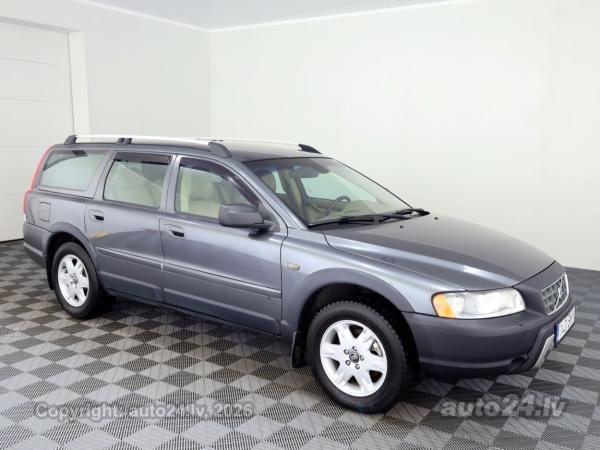 Pelēks Volvo XC70 2007 Tallina, ar dzinēja tilpumu 2.40 L un nobraukumu 366 tūkst. km par 2499 €, foto 1 vietnē AUTOMOTO.COM.LV