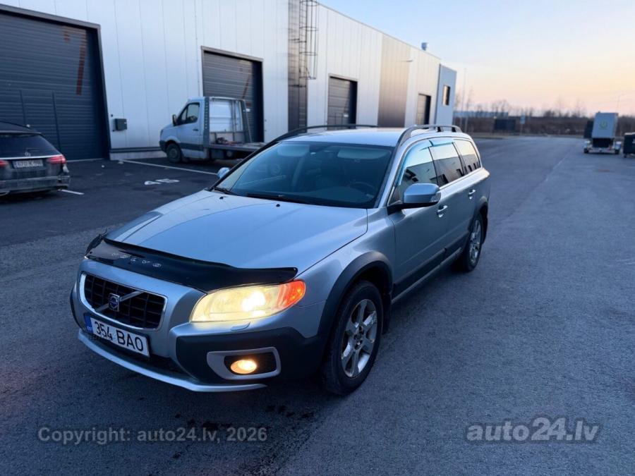 Grey Volvo XC70 2007 in Tallinn, with an engine capacity of 2.40 L and mileage of 322 thousand km for 4999 €, photo 1 on AUTOMOTO.COM.LV