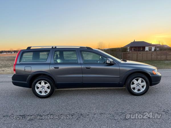 Pelēks Volvo XC70 2007 Tallina, ar dzinēja tilpumu 2.40 L un nobraukumu 343 tūkst. km par 6490 €, foto 9 vietnē AUTOMOTO.COM.LV