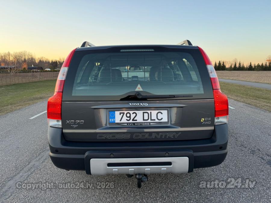 Grey Volvo XC70 2007 in Tallinn, with an engine capacity of 2.40 L and mileage of 343 thousand km for 6490 €, photo 11 on AUTOMOTO.COM.LV