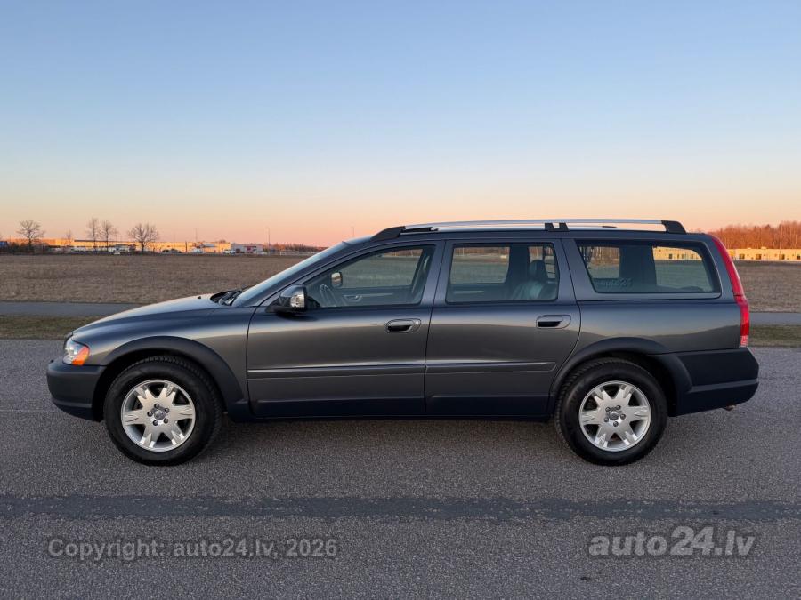 Grey Volvo XC70 2007 in Tallinn, with an engine capacity of 2.40 L and mileage of 343 thousand km for 6490 €, photo 12 on AUTOMOTO.COM.LV