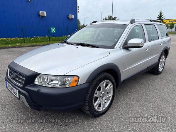 Grey Volvo XC70 2007 in Paide, with an engine capacity of 2.40 L and mileage of 483 thousand km for 3990 €, photo 1 on AUTOMOTO.COM.LV