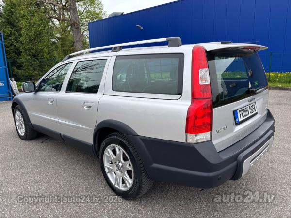 Grey Volvo XC70 2007 in Paide, with an engine capacity of 2.40 L and mileage of 483 thousand km for 3990 €, photo 4 on AUTOMOTO.COM.LV