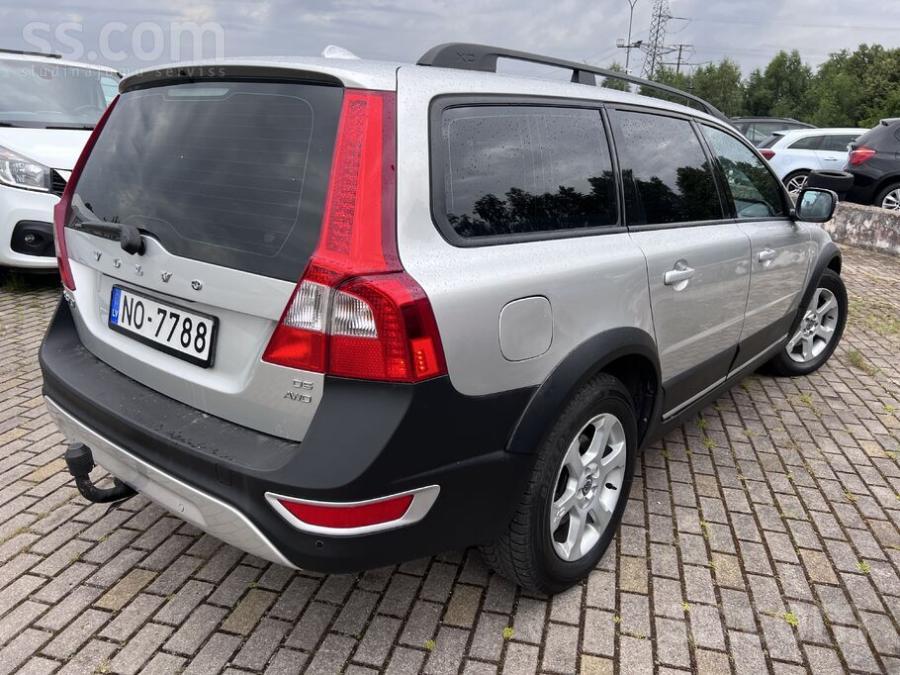 Серый Вольво ХС70 2007 в Талси, объемом двигателя 2.40 л и пробегом 340 тыс. км за 5370 €, фото 4 на AUTOMOTO.COM.LV
