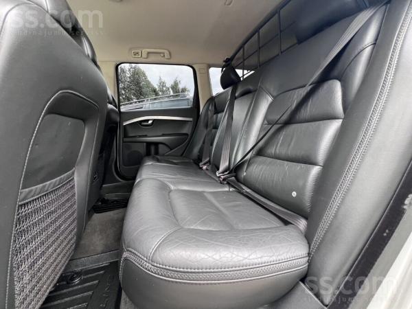 Pelēks Volvo XC70 2007 Talsi, ar dzinēja tilpumu 2.40 L un nobraukumu 340 tūkst. km par 5370 €, foto 8 vietnē AUTOMOTO.COM.LV