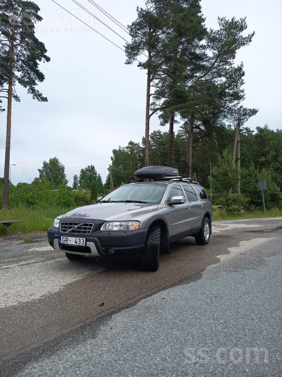 Grey Volvo XC70 2007 in Riga, with an engine capacity of 2.40 L and mileage of 336 thousand km for 5995 €, photo 3 on AUTOMOTO.COM.LV