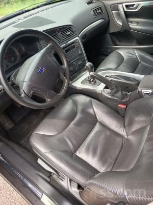 Grey Volvo XC70 2007 in Riga, with an engine capacity of 2.40 L and mileage of 336 thousand km for 5995 €, photo 16 on AUTOMOTO.COM.LV