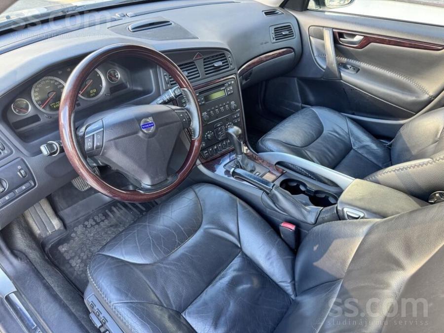 Pelēks Volvo XC70 2007 Rīga, ar dzinēja tilpumu 2.40 L un nobraukumu 477 tūkst. km par 3400 €, foto 6 vietnē AUTOMOTO.COM.LV