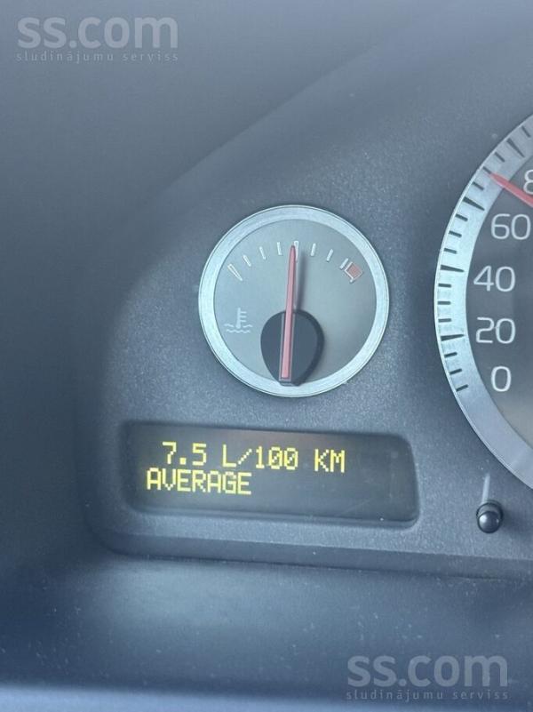 Pelēks Volvo XC70 2007 Rīga, ar dzinēja tilpumu 2.40 L un nobraukumu 477 tūkst. km par 3000 €, foto 4 vietnē AUTOMOTO.COM.LV