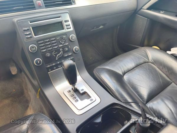 Pelēks Volvo XC70 2007 Saue, ar dzinēja tilpumu 2.40 L un nobraukumu 665 tūkst. km par 3000 €, foto 9 vietnē AUTOMOTO.COM.LV