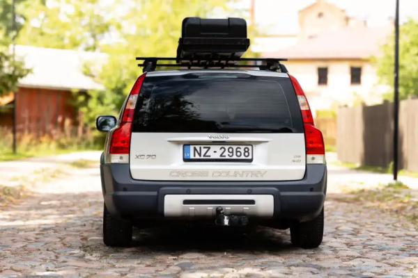 Pelēks Volvo XC70 2007 Jelgava, ar dzinēja tilpumu 2.40 L un nobraukumu 275 tūkst. km par 3500 €, foto 4 vietnē AUTOMOTO.COM.LV