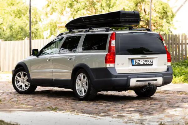 Pelēks Volvo XC70 2007 Jelgava, ar dzinēja tilpumu 2.40 L un nobraukumu 275 tūkst. km par 3500 €, foto 5 vietnē AUTOMOTO.COM.LV