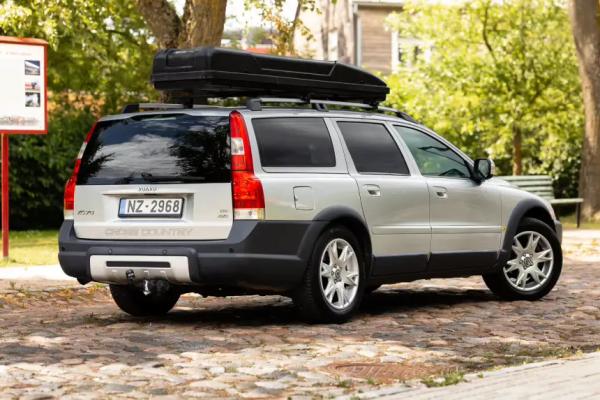 Pelēks Volvo XC70 2007 Jelgava, ar dzinēja tilpumu 2.40 L un nobraukumu 275 tūkst. km par 3500 €, foto 6 vietnē AUTOMOTO.COM.LV