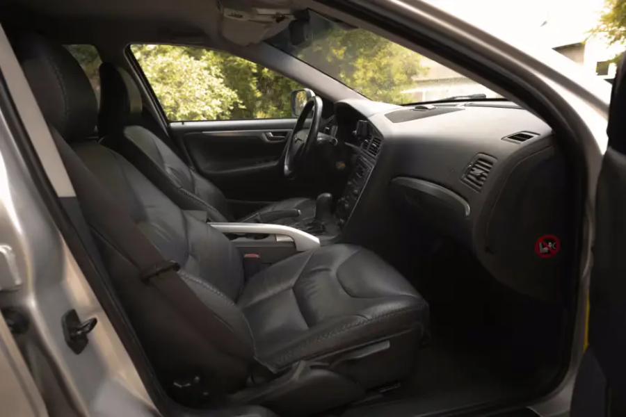 Pelēks Volvo XC70 2007 Jelgava, ar dzinēja tilpumu 2.40 L un nobraukumu 275 tūkst. km par 3500 €, foto 8 vietnē AUTOMOTO.COM.LV