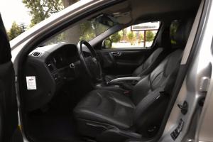 Pelēks Volvo XC70 2007 Jelgava, ar dzinēja tilpumu 2.40 L un nobraukumu 275 tūkst. km par 3500 €, foto 10 vietnē AUTOMOTO.COM.LV