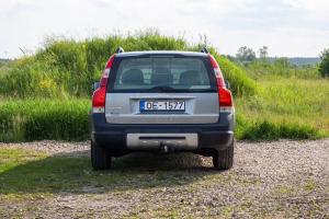 Grey Volvo XC70 2007 in Riga, with an engine capacity of 2.40 L and mileage of 400 thousand km for 5295 €, photo 7 on AUTOMOTO.COM.LV