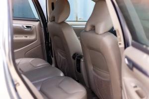 Grey Volvo XC70 2007 in Riga, with an engine capacity of 2.40 L and mileage of 400 thousand km for 5295 €, photo 11 on AUTOMOTO.COM.LV