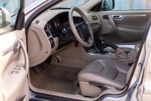 Grey Volvo XC70 2007 in Riga, with an engine capacity of 2.40 L and mileage of 400 thousand km for 5295 €, photo 22 on AUTOMOTO.COM.LV