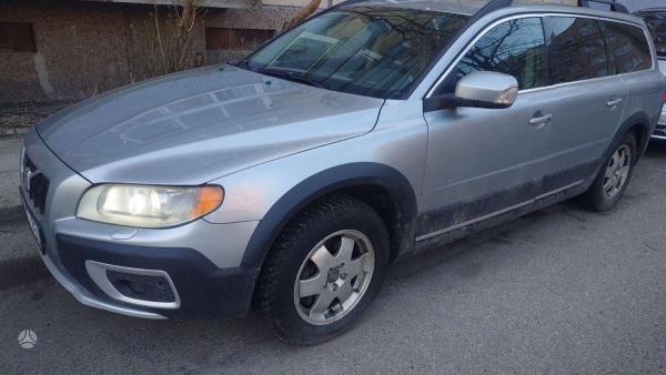 Pelēks Volvo XC70 2007 Viļņa, ar dzinēja tilpumu 2.40 L un nobraukumu 500 tūkst. km par 3000 €, foto 1 vietnē AUTOMOTO.COM.LV
