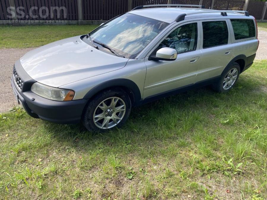 Pelēks Volvo XC70 2007 Rīga, ar dzinēja tilpumu 2.40 L un nobraukumu 346 tūkst. km par 4000 €, foto 1 vietnē AUTOMOTO.COM.LV