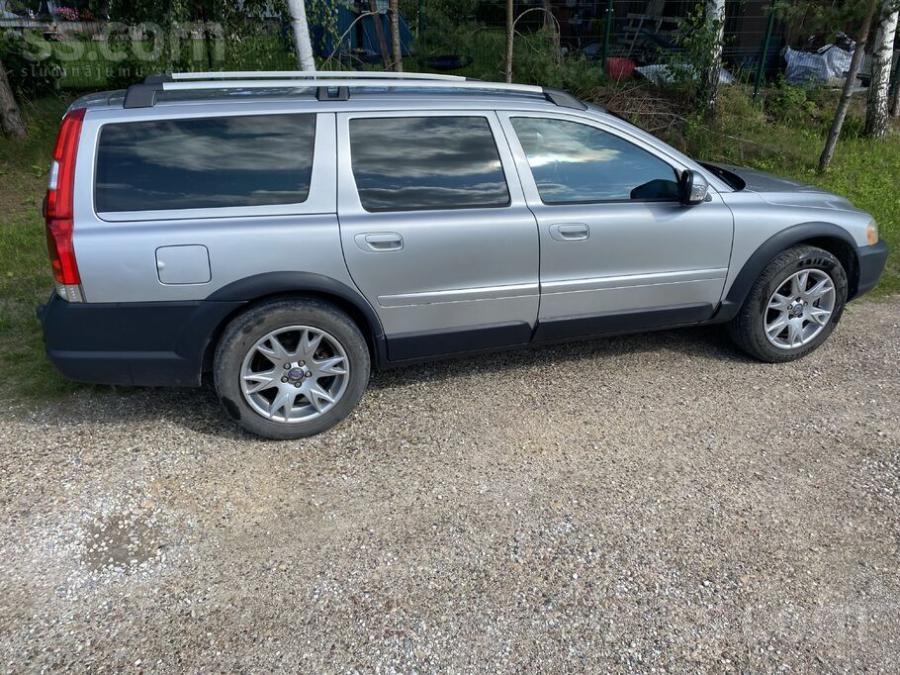 Pelēks Volvo XC70 2007 Rīga, ar dzinēja tilpumu 2.40 L un nobraukumu 346 tūkst. km par 4000 €, foto 3 vietnē AUTOMOTO.COM.LV