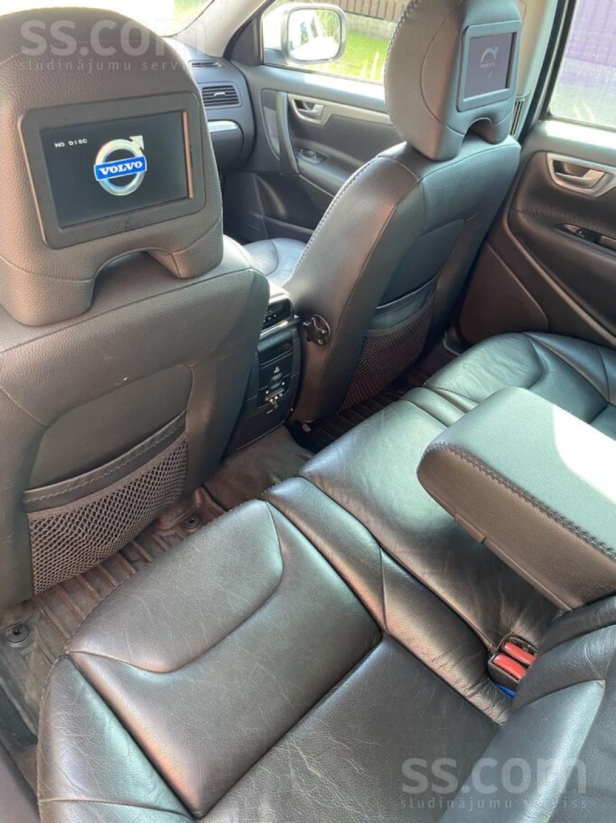 Pelēks Volvo XC70 2007 Rīga, ar dzinēja tilpumu 2.40 L un nobraukumu 346 tūkst. km par 4000 €, foto 6 vietnē AUTOMOTO.COM.LV