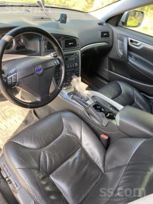 Pelēks Volvo XC70 2007 Rīga, ar dzinēja tilpumu 2.40 L un nobraukumu 346 tūkst. km par 4000 €, foto 7 vietnē AUTOMOTO.COM.LV