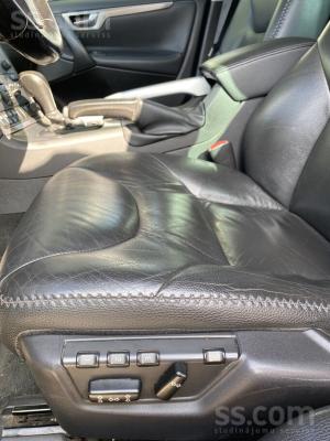 Pelēks Volvo XC70 2007 Rīga, ar dzinēja tilpumu 2.40 L un nobraukumu 346 tūkst. km par 4000 €, foto 8 vietnē AUTOMOTO.COM.LV