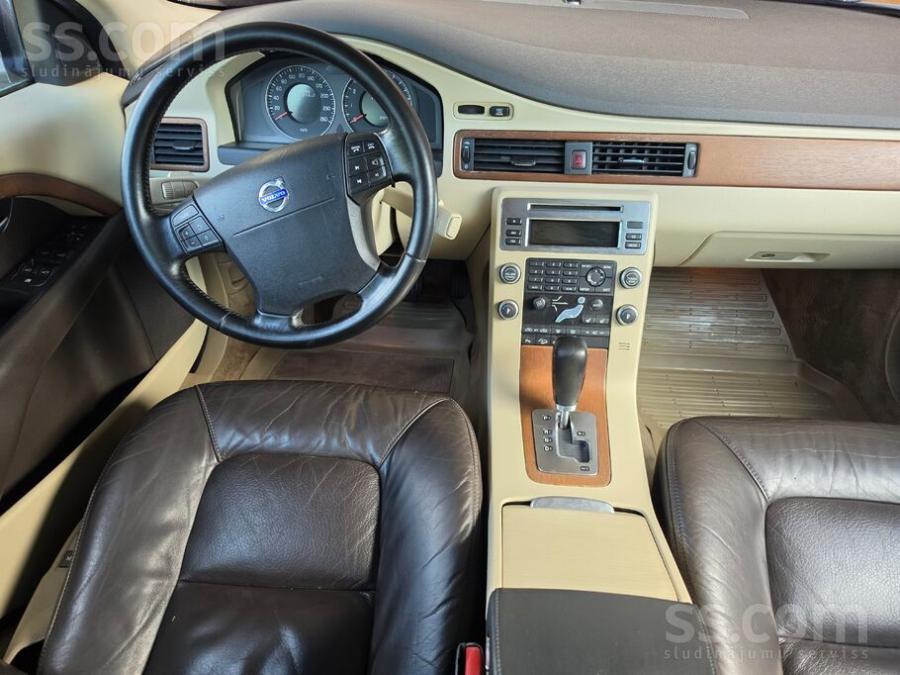 Pelēks Volvo XC70 2007 Rīga, ar dzinēja tilpumu 3.20 L un nobraukumu 375 tūkst. km par 1550 €, foto 7 vietnē AUTOMOTO.COM.LV