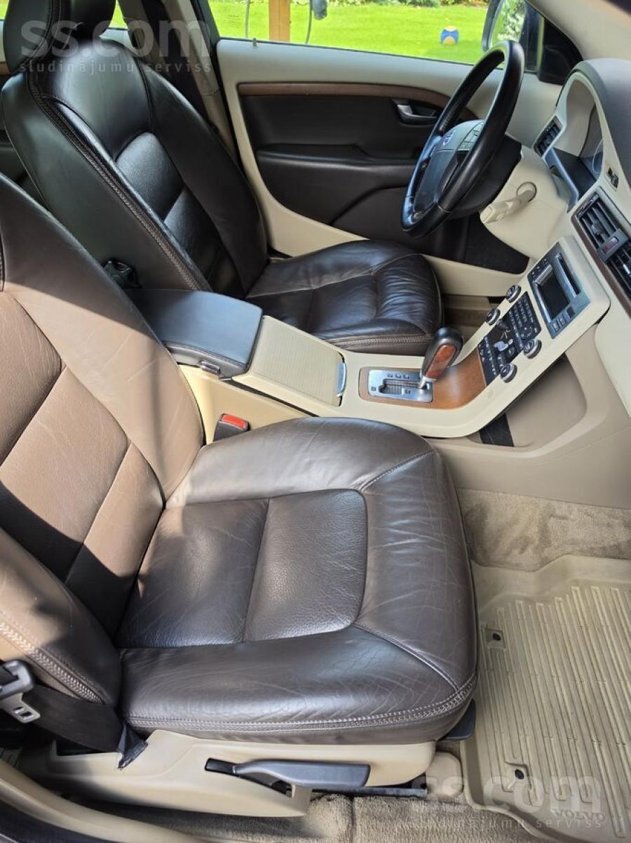 Pelēks Volvo XC70 2007 Rīga, ar dzinēja tilpumu 3.20 L un nobraukumu 375 tūkst. km par 1550 €, foto 10 vietnē AUTOMOTO.COM.LV