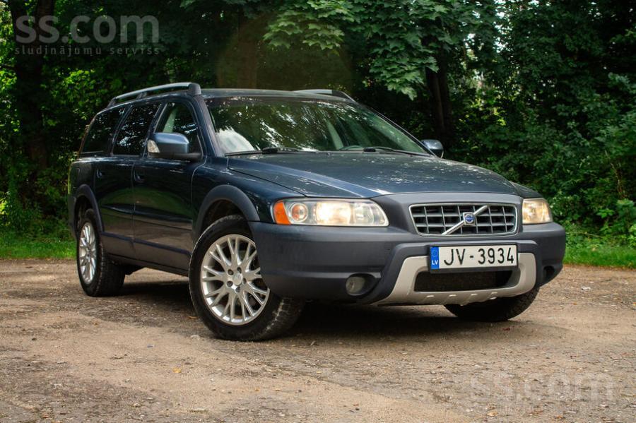 Pelēks Volvo XC70 2007 Jelgava, ar dzinēja tilpumu 2.40 L un nobraukumu 356 tūkst. km par 3500 €, foto 1 vietnē AUTOMOTO.COM.LV