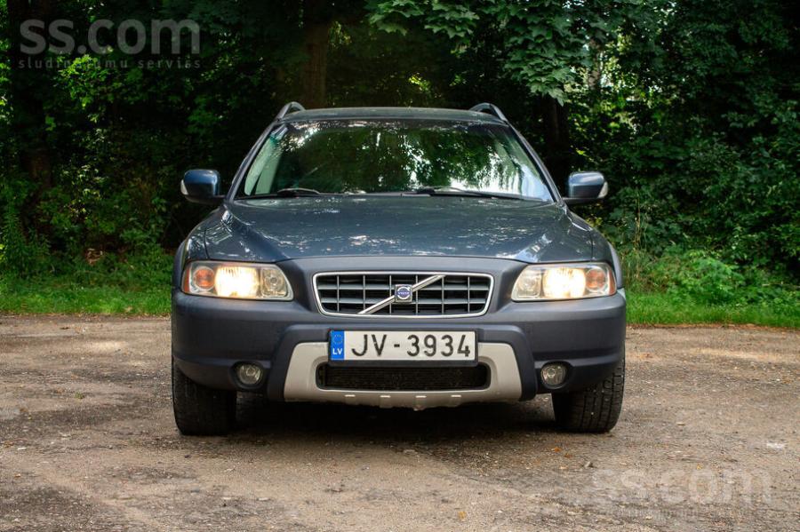 Pelēks Volvo XC70 2007 Jelgava, ar dzinēja tilpumu 2.40 L un nobraukumu 356 tūkst. km par 3500 €, foto 3 vietnē AUTOMOTO.COM.LV