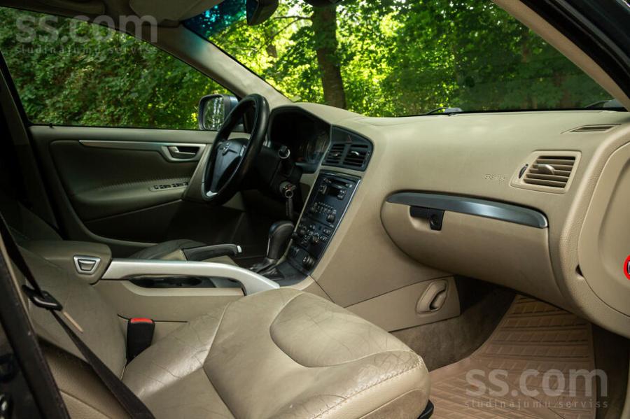 Pelēks Volvo XC70 2007 Jelgava, ar dzinēja tilpumu 2.40 L un nobraukumu 356 tūkst. km par 3500 €, foto 8 vietnē AUTOMOTO.COM.LV