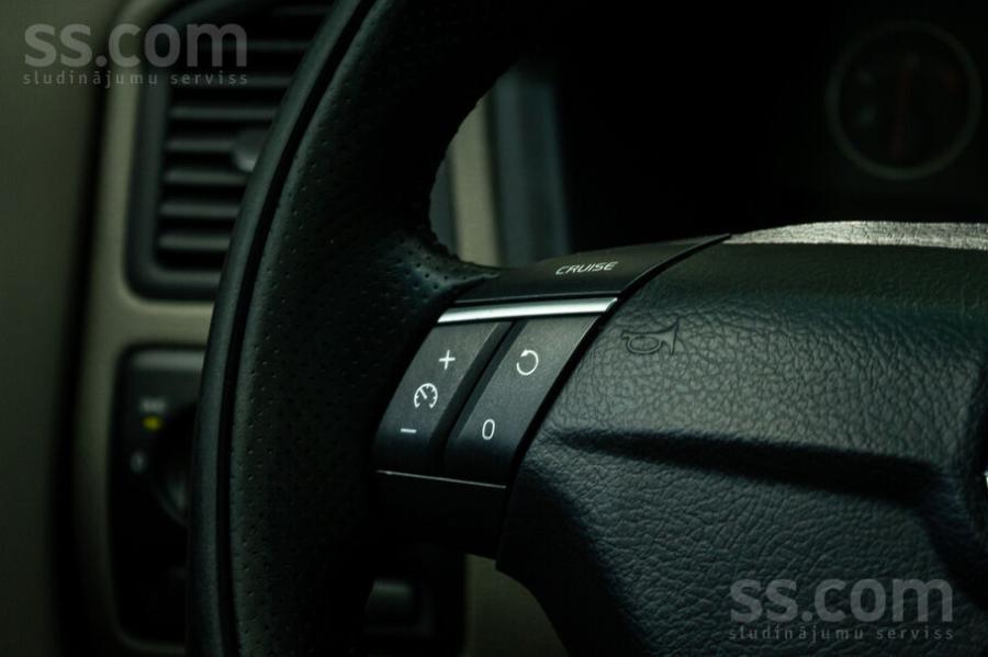Pelēks Volvo XC70 2007 Jelgava, ar dzinēja tilpumu 2.40 L un nobraukumu 356 tūkst. km par 3500 €, foto 13 vietnē AUTOMOTO.COM.LV