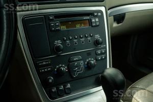 Pelēks Volvo XC70 2007 Jelgava, ar dzinēja tilpumu 2.40 L un nobraukumu 356 tūkst. km par 3500 €, foto 16 vietnē AUTOMOTO.COM.LV