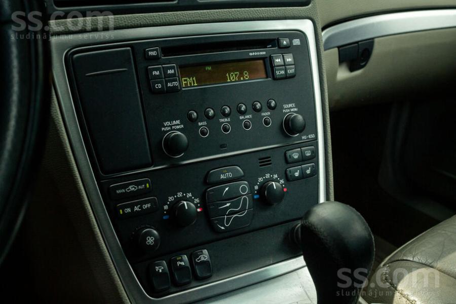 Pelēks Volvo XC70 2007 Jelgava, ar dzinēja tilpumu 2.40 L un nobraukumu 356 tūkst. km par 3500 €, foto 16 vietnē AUTOMOTO.COM.LV