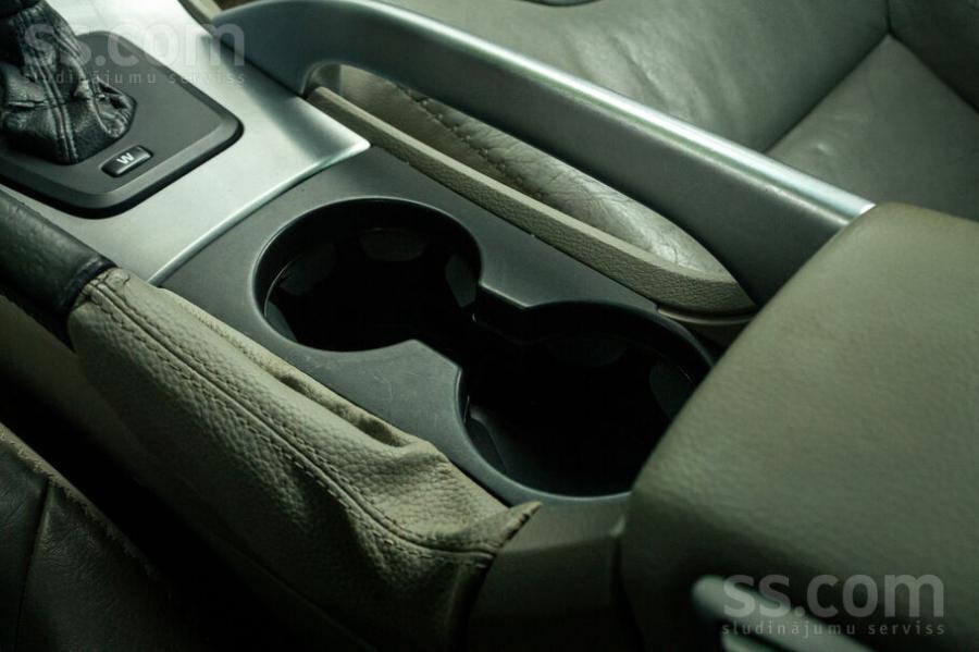 Pelēks Volvo XC70 2007 Jelgava, ar dzinēja tilpumu 2.40 L un nobraukumu 356 tūkst. km par 3500 €, foto 22 vietnē AUTOMOTO.COM.LV
