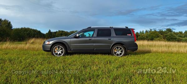 Grey Volvo XC70 2007 in Tallinn, with an engine capacity of 2.40 L and mileage of 310 thousand km for 7500 €, photo 1 on AUTOMOTO.COM.LV