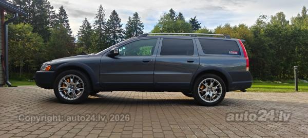 Grey Volvo XC70 2007 in Tallinn, with an engine capacity of 2.40 L and mileage of 310 thousand km for 7500 €, photo 7 on AUTOMOTO.COM.LV