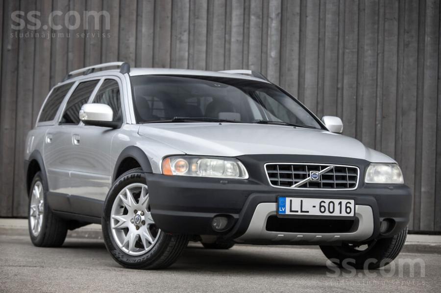 Grey Volvo XC70 2007 in Tukums, with an engine capacity of 2.40 L and mileage of 347 thousand km for 4770 €, photo 3 on AUTOMOTO.COM.LV