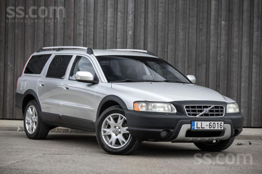 Grey Volvo XC70 2007 in Tukums, with an engine capacity of 2.40 L and mileage of 347 thousand km for 4770 €, photo 4 on AUTOMOTO.COM.LV